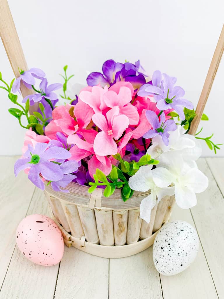 DIY Easter Flower Baskets for Centerpieces or Decor