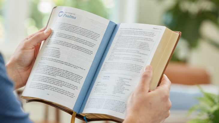 Review Enduring Word Study Bible - In Our Spare Time
